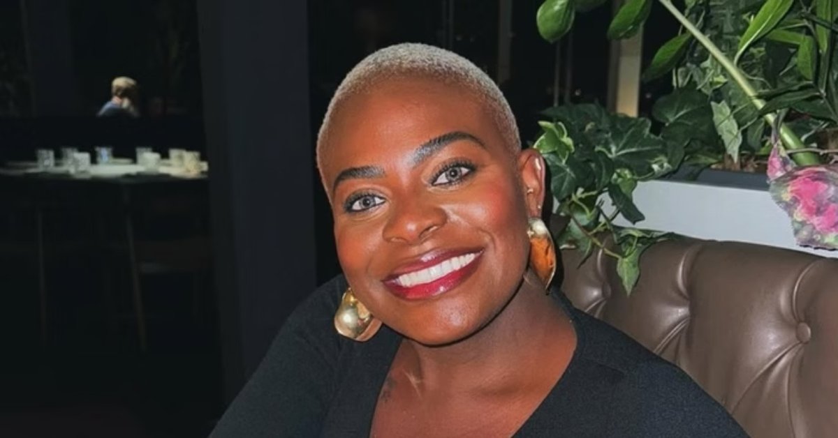 Jojo Todynho posa ao lado Michelle Bolsonaro em seu aniversário e ...