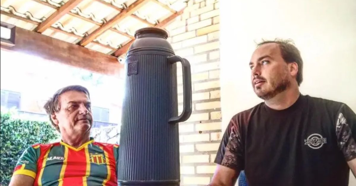 Carlos Bolsonaro divulga lista das doenças do pai após PGR tomar atitude